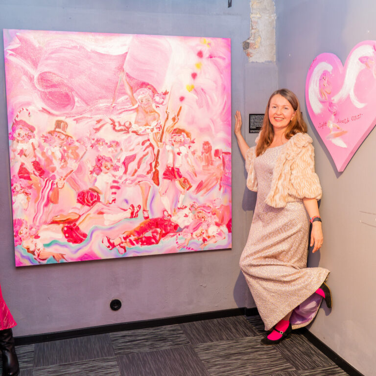 ROOSAD TÜDRUKUD - PoCo - Pop and Contemporary Art Museum in Tallinn